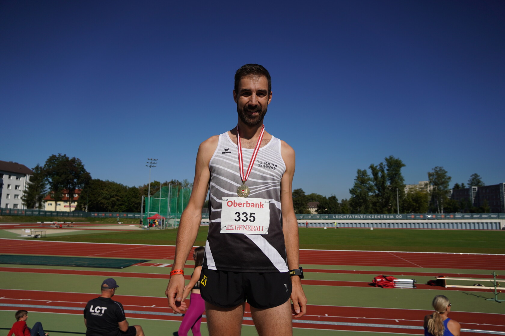 Wir gratulieren unserem Lehrer Simon Böck zum Österreichischen Meister ...